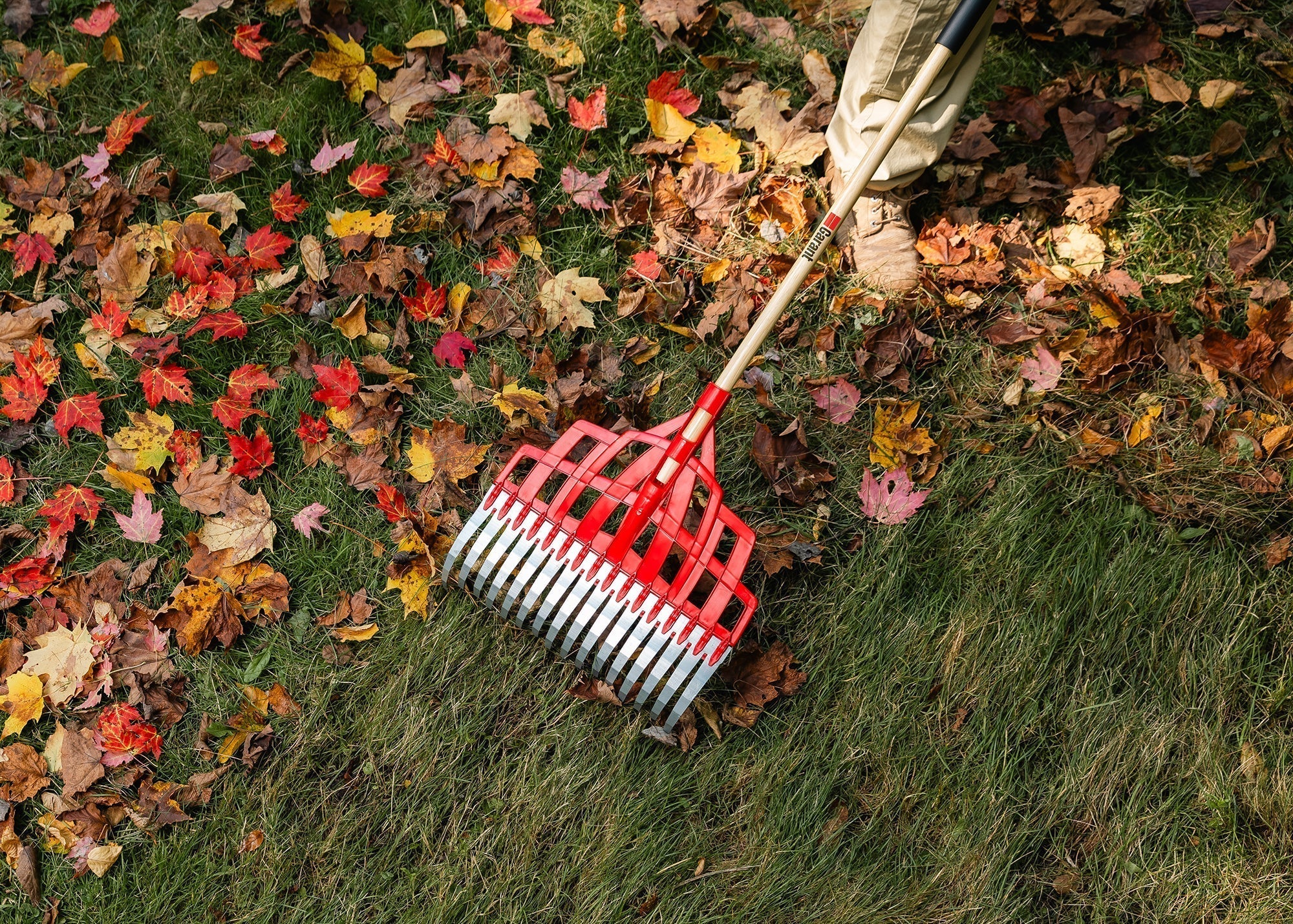 Roof rake, 24" poly blade – Garant